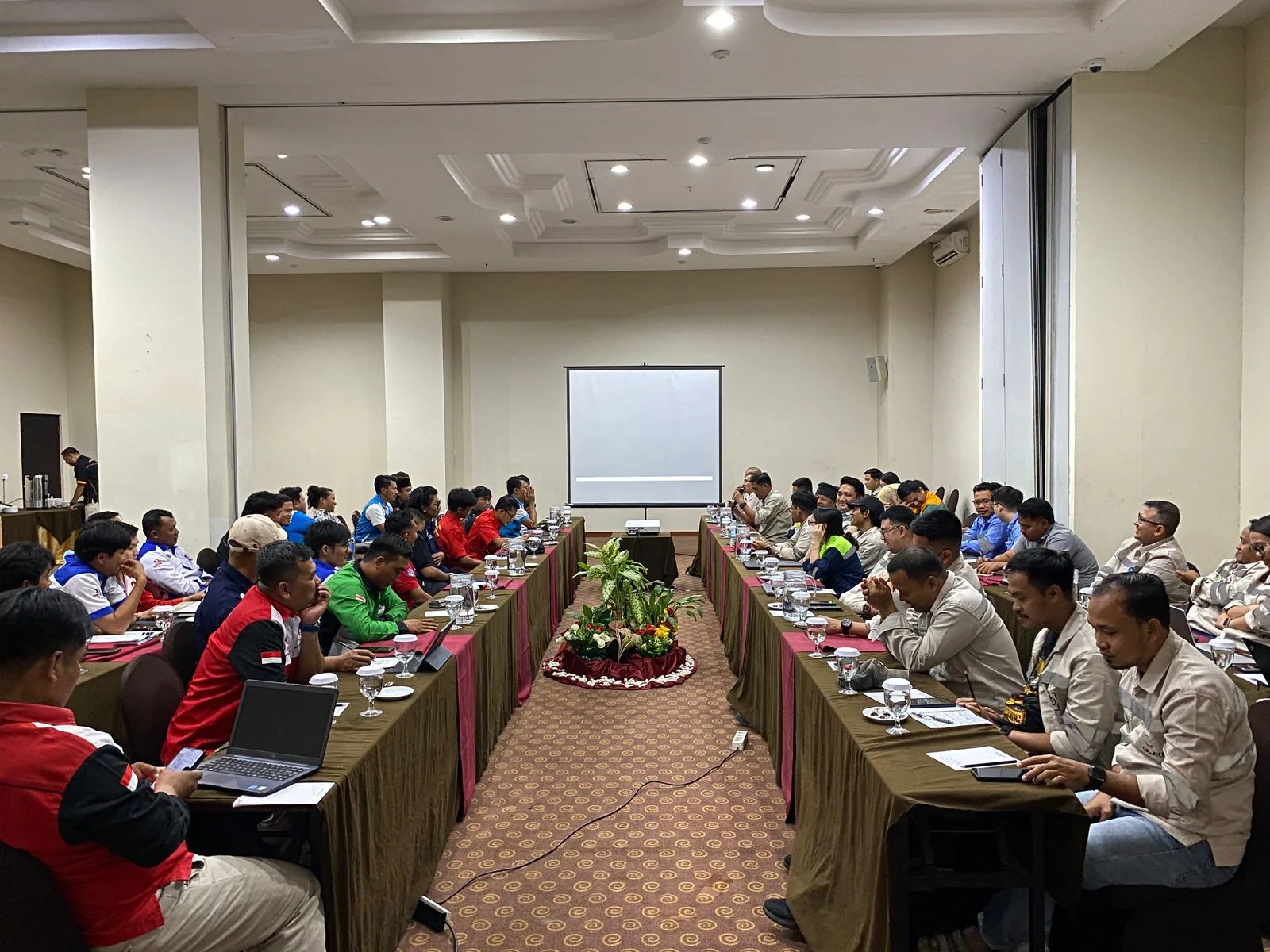 Iwan Kembali Pimpin Tim Perunding PKB ke-2 PT IMIP di Manado - SERIKAT ...